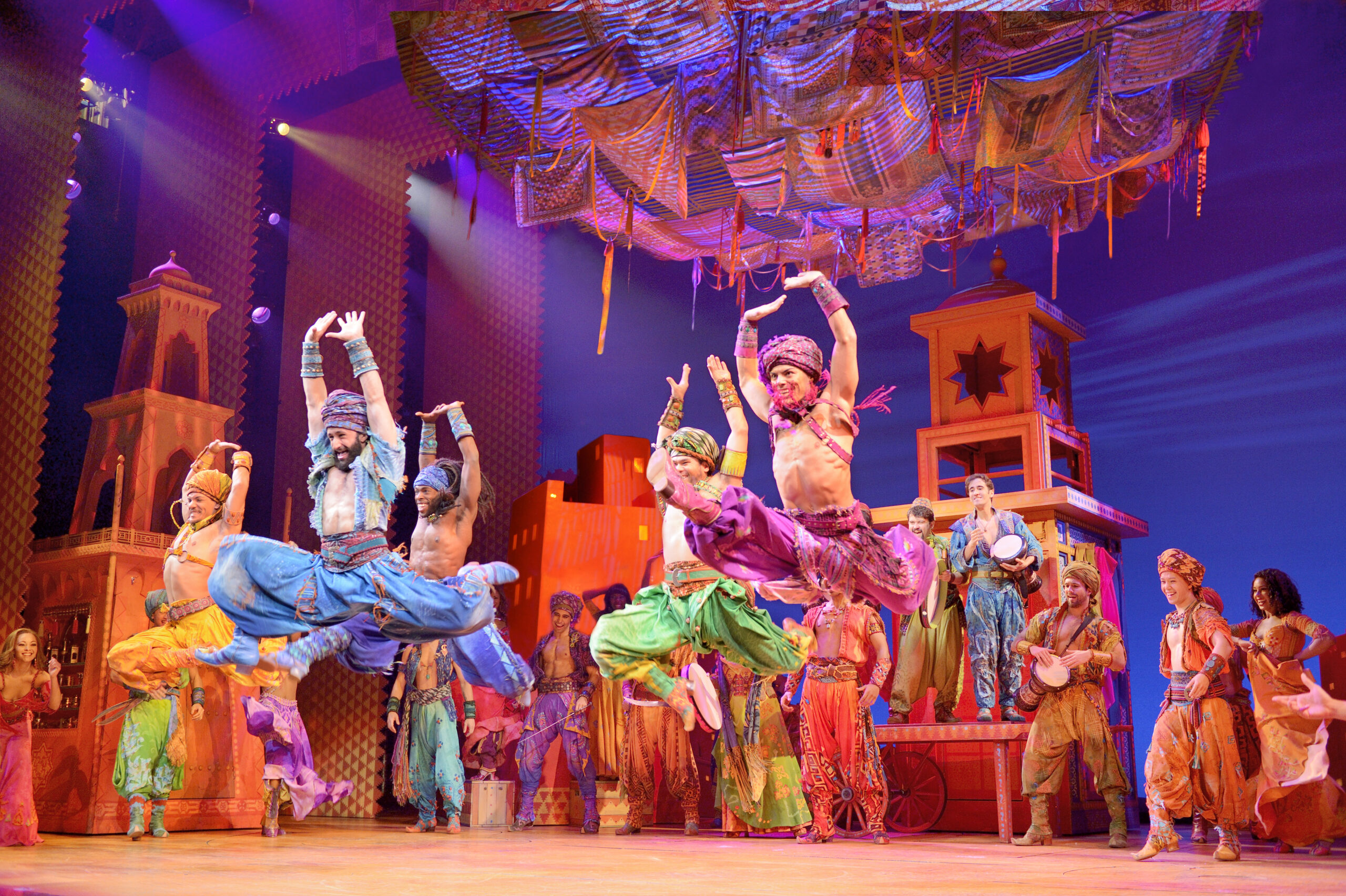 Austin.com S3 Arabian Nights Men. Photo by Deen van Meer